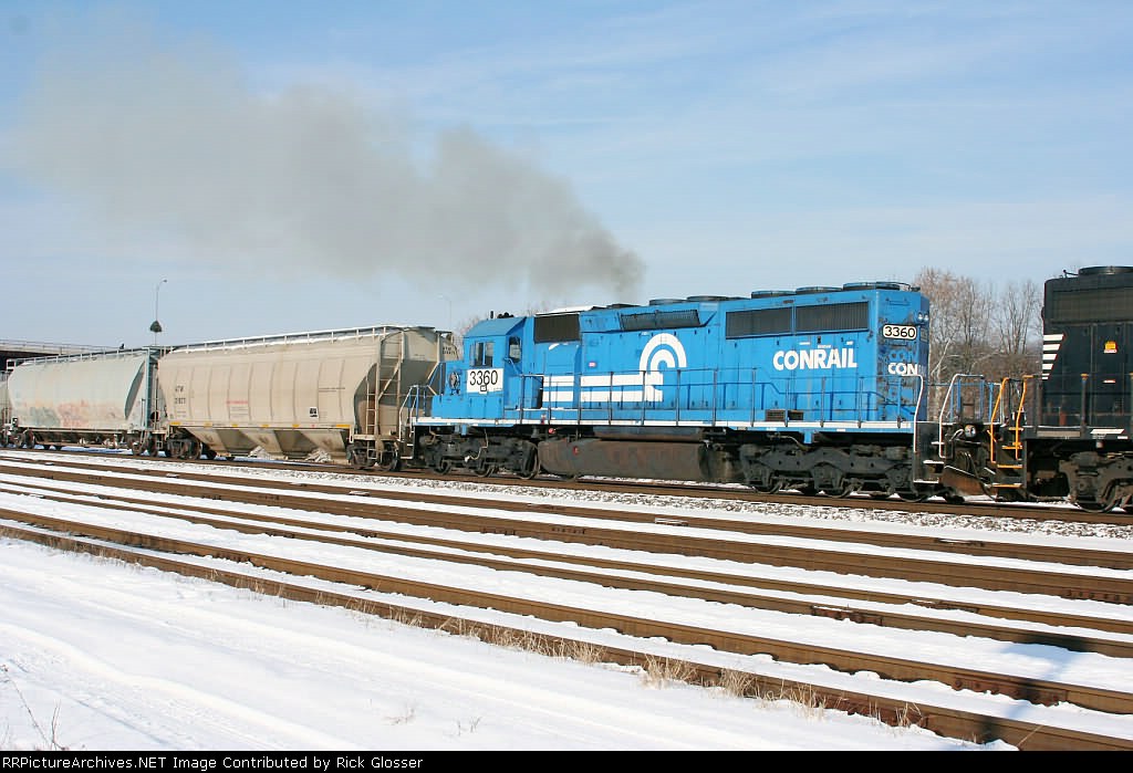 Ex-Conrail SD40-2 3360 Opens Up